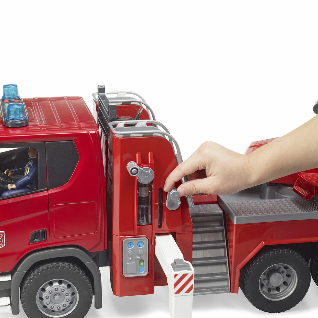 Bruder 1:16 Scania Super 560R Fire Engine